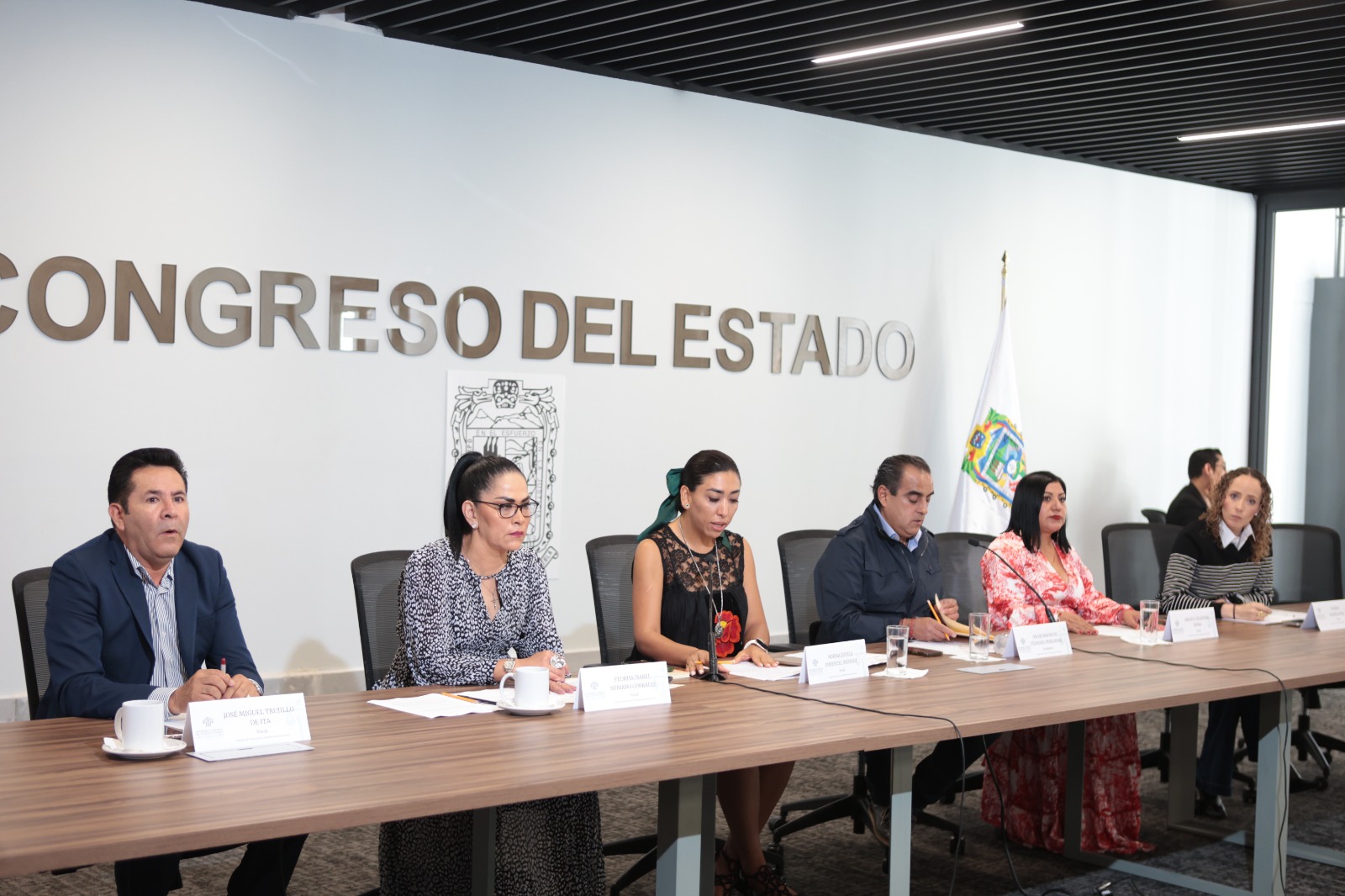 Congreso aprueba tipificar usurpación de identidad y ciberasedio como delitos – Noticias Héctor ...